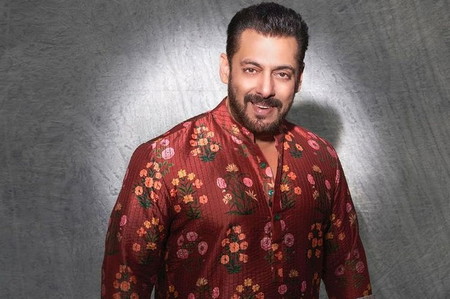 12 Aktor Bollywood usia 50 Tahun yang Tetap Gagah dan Awet Muda