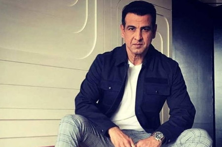 12 Aktor Bollywood usia 50 Tahun yang Tetap Gagah dan Awet Muda