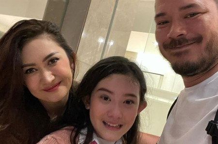 Intip 4 Potret Nafa Urbach dan Zack Lee Kompak saat Asuh Anak, Rujuk?