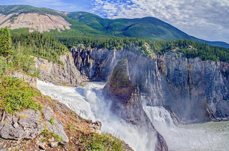 10 Taman Nasional Paling Angker di Dunia, Di Antaranya Ada di Indonesia