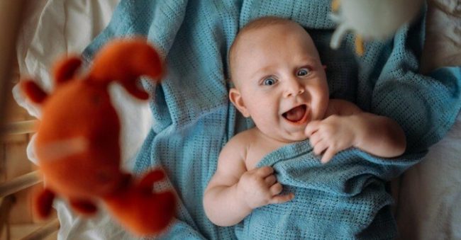 Angelman Syndrome: Gejala, Penyebab, dan Perawatan