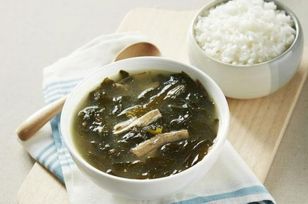 5 Resep Sup Rumput Laut Korea yang Lezat dan Kaya Manfaat