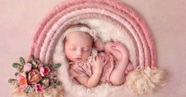 175 Nama Bayi Perempuan Huruf R Modern dengan Makna Elegan