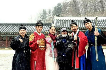 Sinopsis Mr Queen dan Berbagai Kontroversi yang Dialami Drama Hits Ini