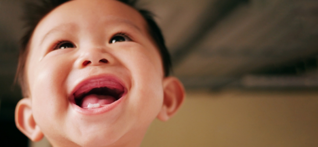 Bagaimana Cara Merawat Gigi Bayi yang Baru Tumbuh? Ini 9 Langkahnya!