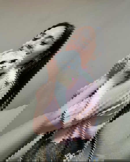 12 Artis Punya Kucing Mahal, Ada yang Seharga Mobil Mewah