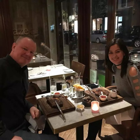 15 Potret Kedekatan Artis dan Ayah Bule yang Jarang Tersorot