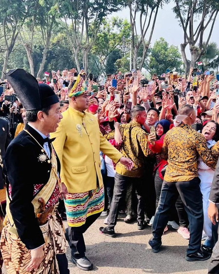 Filosofi Baju Adat Ageman Yang Dipakai Jokowi Di Upacara Hut Ke 78 Ri