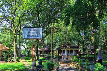 10 Tempat Wisata di Palembang yang Memesona, 'Gudang' Situs Sejarah