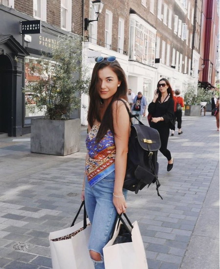 6 Potret Anisha Isa Kalebic, Kekasih Pangeran Mateen yang Pandai Bisnis