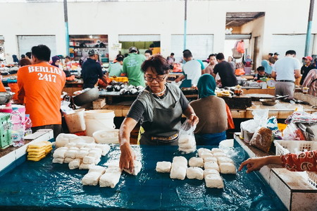 Bacaan Doa Masuk Pasar dan Adab Saat Berbelanja