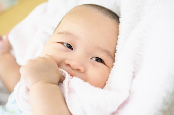 Penyebab Kulit Bayi Mudah Kering dan Tips Merawat yang Patut Dipahami