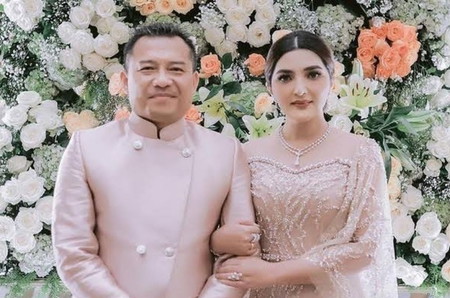 12 Pasangan Artis Dicomblangin, Banyak yang Sampai Nikah!