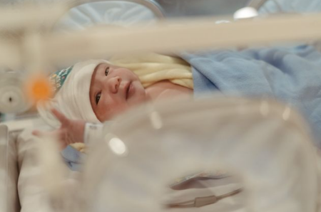 Potret dan Arti Nama Anak Joshua Suherman & Clairine Clay