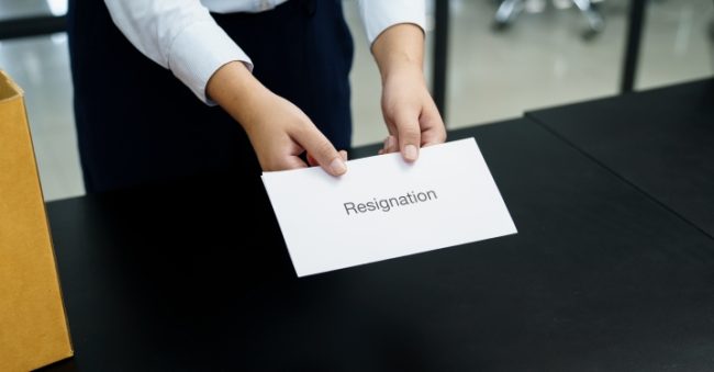 15 Contoh Surat Pengunduran Diri Karyawan yang Profesional