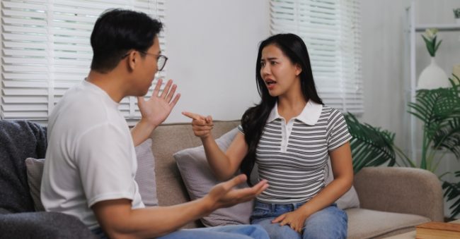 15 Ciri Suami Selingkuh tapi Masih Sayang Istri