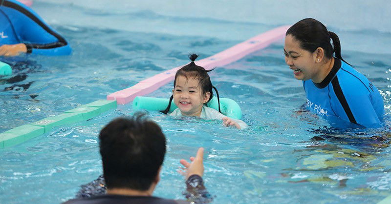 การแข่งว่ายน้ำเด็กจิ๋วที่ BABY POOL - theAsianparent.com ไทย