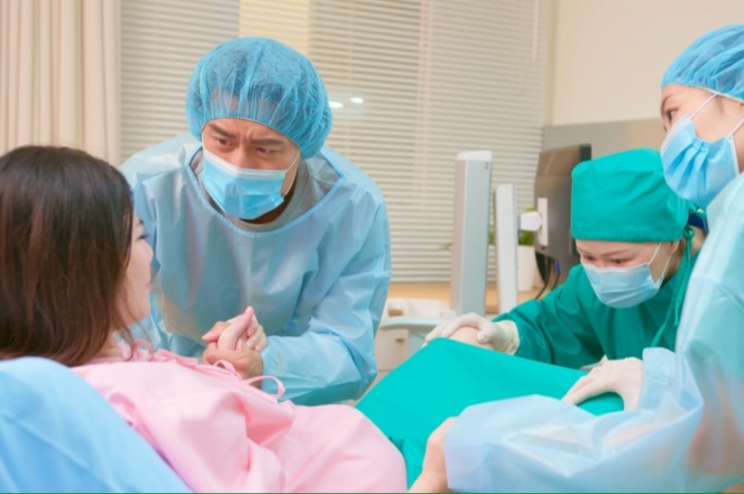 Proses Bersalin Normal: 3 Peringkat Bersalin Normal Yang Ibu Kena Tahu