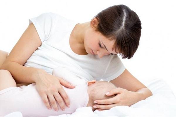 Penyusuan Susu Ibu Tak Sepatutnya Menyakitkan, Betulkan Lekapan Bayi
