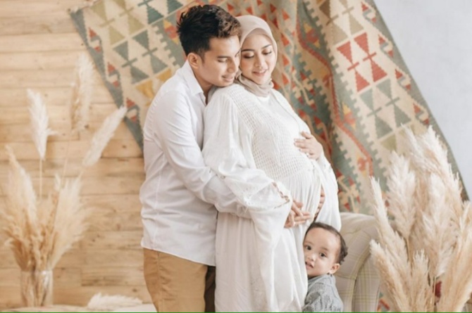 Maternity Photoshoot Idea Dan Cara Bergambar Menarik Untuk Ibu Hamil