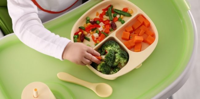 Pinggan Mangkuk Bayi Terbaik Untuk Pengenalan Aktiviti Makan