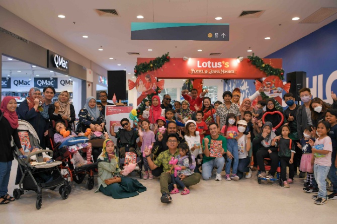 Bukan Setakat Pasar Raya: Lotus’s Menyebarkan Kegembiraan Melalui ...